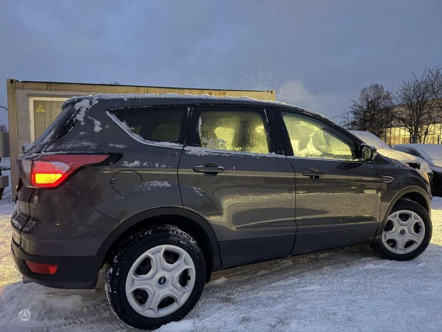 Pelēks Ford Kuga 2017 Kauņa, ar dzinēja tilpumu 2.00 L un nobraukumu 224 tūkst. km par 7750 €, foto 14 vietnē AUTOMOTO.COM.LV