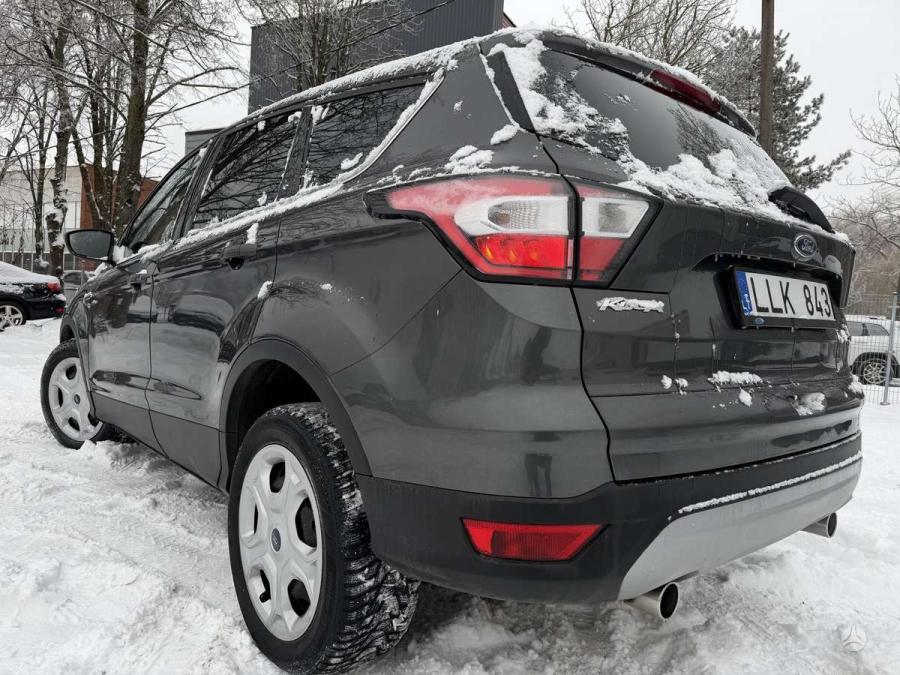 Grey Ford Kuga 2017 in Kaunas, with an engine capacity of 2.00 L and mileage of 224 thousand km for 7750 €, photo 3 on AUTOMOTO.COM.LV