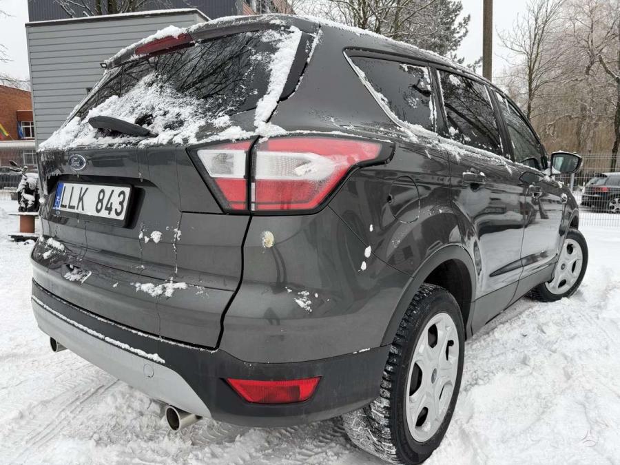 Grey Ford Kuga 2017 in Kaunas, with an engine capacity of 2.00 L and mileage of 224 thousand km for 7750 €, photo 4 on AUTOMOTO.COM.LV