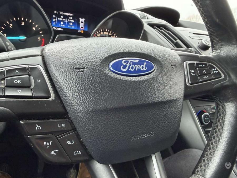 Grey Ford Kuga 2017 in Kaunas, with an engine capacity of 2.00 L and mileage of 224 thousand km for 7750 €, photo 5 on AUTOMOTO.COM.LV