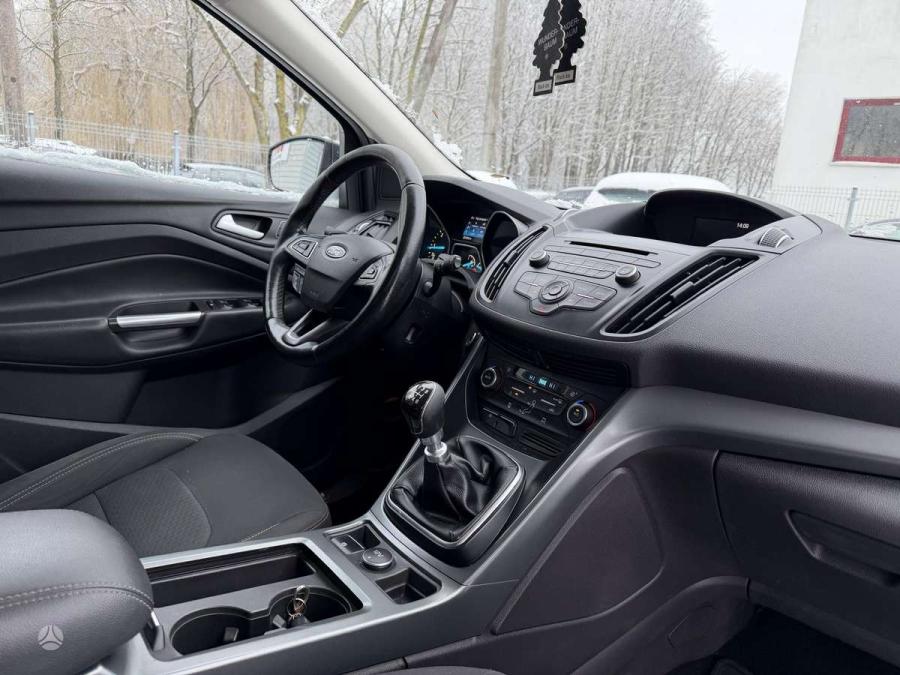 Grey Ford Kuga 2017 in Kaunas, with an engine capacity of 2.00 L and mileage of 224 thousand km for 7750 €, photo 6 on AUTOMOTO.COM.LV