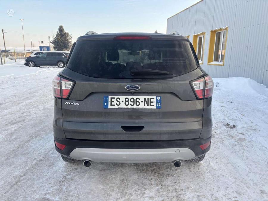 Grey Ford Kuga 2017 in Taurage, with an engine capacity of 2.00 L and mileage of 210 thousand km for 9700 €, photo 8 on AUTOMOTO.COM.LV