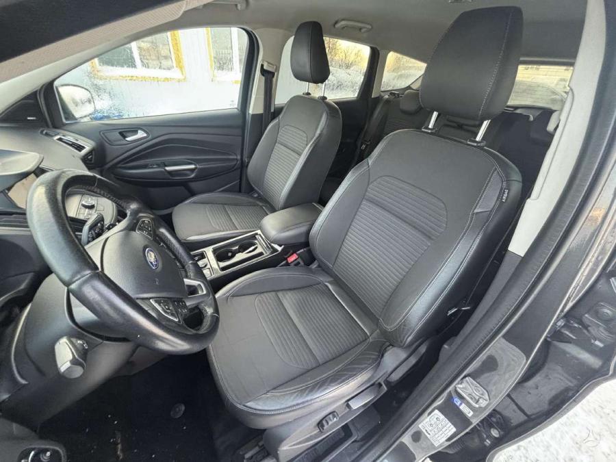 Pelēks Ford Kuga 2017 Tauragė, ar dzinēja tilpumu 2.00 L un nobraukumu 210 tūkst. km par 9700 €, foto 13 vietnē AUTOMOTO.COM.LV