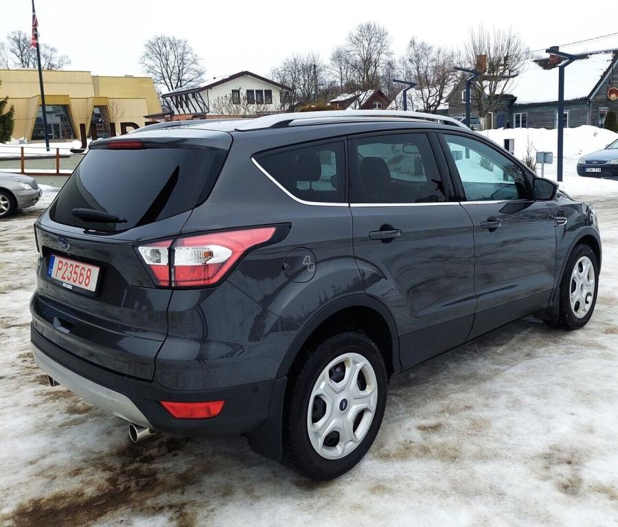 Pelēks Ford Kuga 2017 Jurbarkas, ar dzinēja tilpumu 1.50 L un nobraukumu 169 tūkst. km par 8900 €, foto 5 vietnē AUTOMOTO.COM.LV