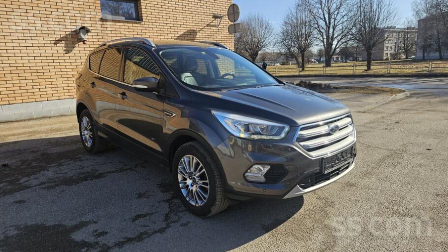 Grey Ford Kuga 2017 in Limbazi, with an engine capacity of 2.00 L and mileage of 238 thousand km for 11500 €, photo 3 on AUTOMOTO.COM.LV