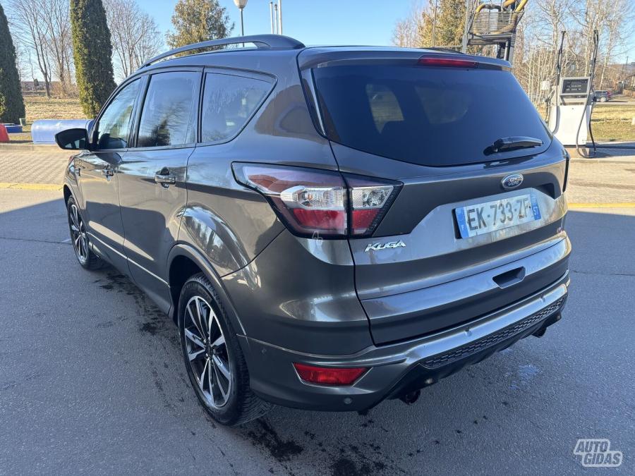 Grey Ford Kuga 2017 in Taurage, with an engine capacity of 1.50 L and mileage of 180 thousand km for 9500 €, photo 6 on AUTOMOTO.COM.LV