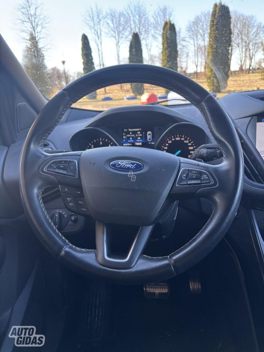 Grey Ford Kuga 2017 in Taurage, with an engine capacity of 1.50 L and mileage of 180 thousand km for 9500 €, photo 18 on AUTOMOTO.COM.LV