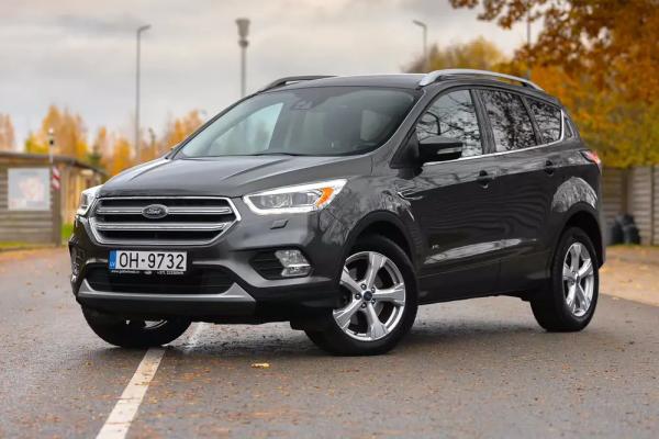 Grey Ford Kuga 2017 in Jelgava, with an engine capacity of 2.00 L and mileage of 216 thousand km for 9500 €, photo 1 on AUTOMOTO.COM.LV