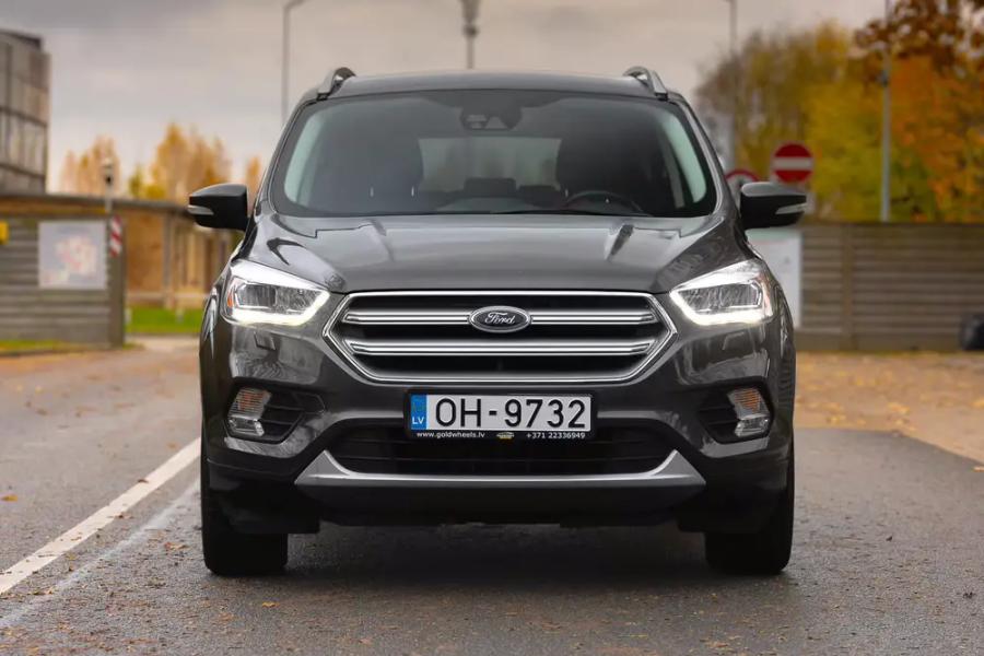 Pelēks Ford Kuga 2017 Jelgava, ar dzinēja tilpumu 2.00 L un nobraukumu 216 tūkst. km par 9500 €, foto 4 vietnē AUTOMOTO.COM.LV