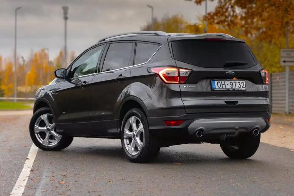 Grey Ford Kuga 2017 in Jelgava, with an engine capacity of 2.00 L and mileage of 216 thousand km for 9500 €, photo 4 on AUTOMOTO.COM.LV