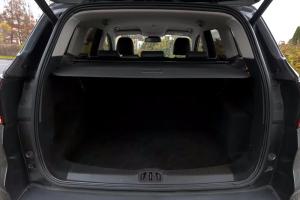 Pelēks Ford Kuga 2017 Jelgava, ar dzinēja tilpumu 2.00 L un nobraukumu 216 tūkst. km par 9500 €, foto 21 vietnē AUTOMOTO.COM.LV