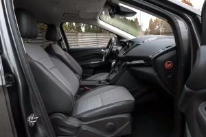 Pelēks Ford Kuga 2017 Jelgava, ar dzinēja tilpumu 2.00 L un nobraukumu 216 tūkst. km par 9500 €, foto 24 vietnē AUTOMOTO.COM.LV