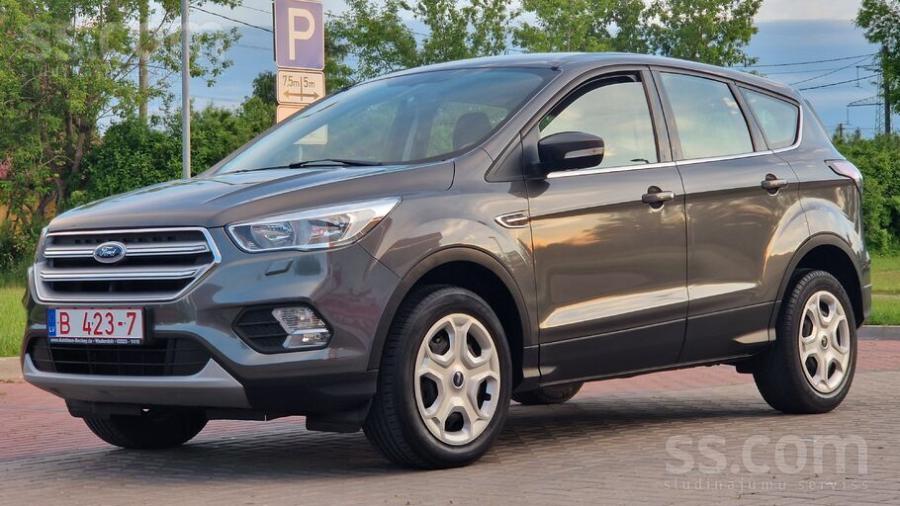Grey Ford Kuga 2017 in Jelgava, with an engine capacity of 1.50 L and mileage of 98 thousand km for 10950 €, photo 1 on AUTOMOTO.COM.LV