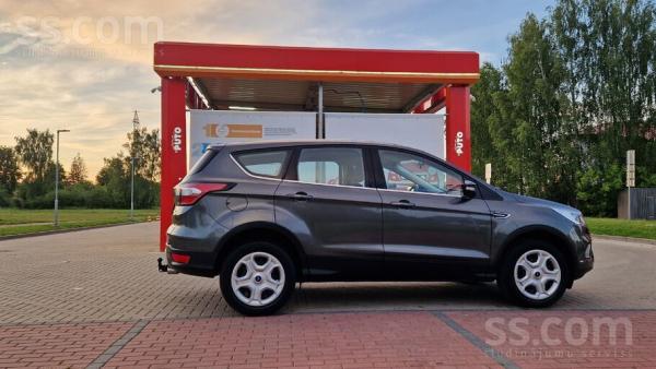 Pelēks Ford Kuga 2017 Jelgava, ar dzinēja tilpumu 1.50 L un nobraukumu 98 tūkst. km par 10950 €, foto 9 vietnē AUTOMOTO.COM.LV