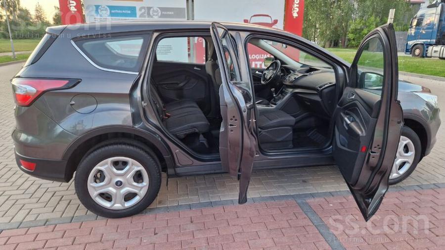 Grey Ford Kuga 2017 in Jelgava, with an engine capacity of 1.50 L and mileage of 98 thousand km for 10950 €, photo 26 on AUTOMOTO.COM.LV