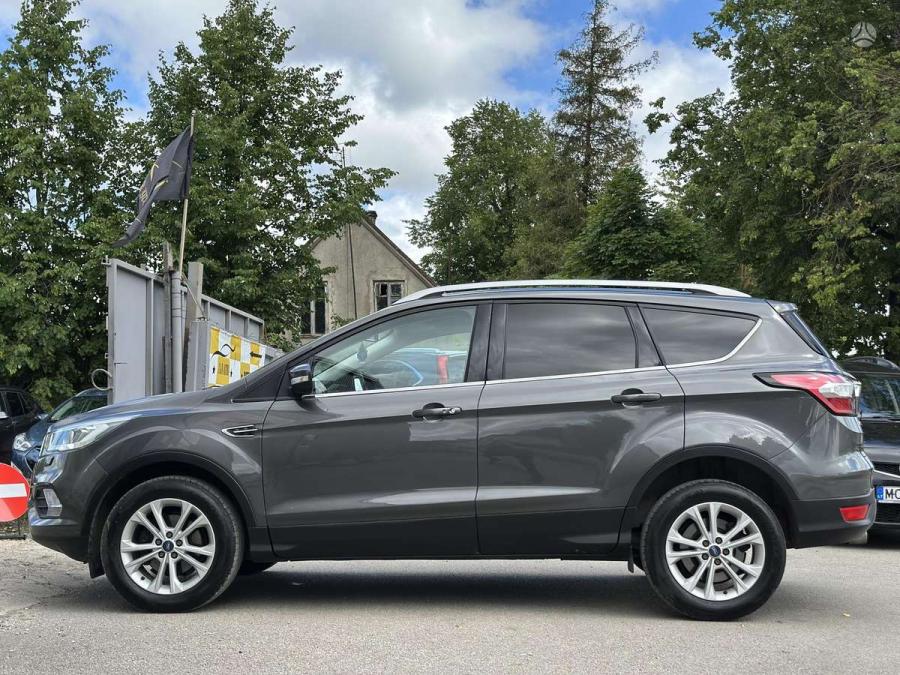 Pelēks Ford Kuga 2017 Šauļi, ar dzinēja tilpumu 1.50 L un nobraukumu 227 tūkst. km par 9450 €, foto 9 vietnē AUTOMOTO.COM.LV