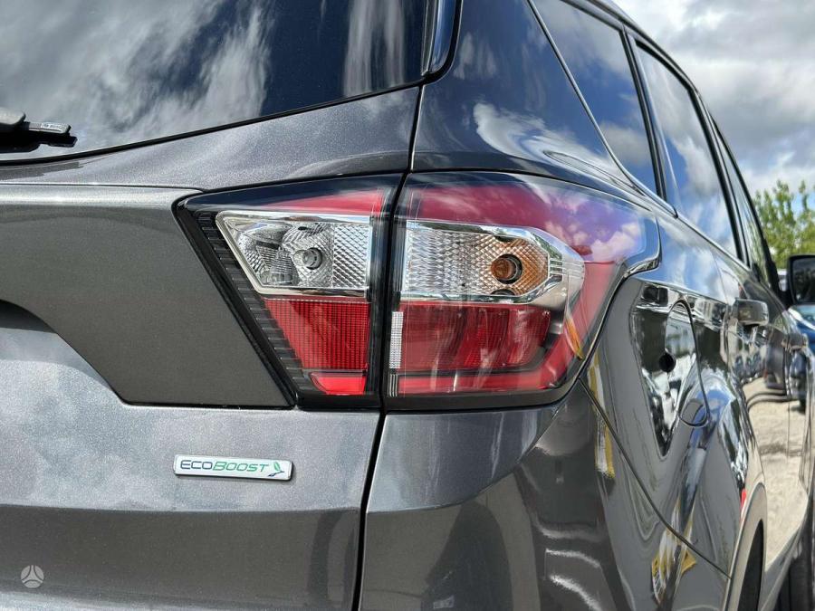 Pelēks Ford Kuga 2017 Šauļi, ar dzinēja tilpumu 1.50 L un nobraukumu 227 tūkst. km par 9450 €, foto 16 vietnē AUTOMOTO.COM.LV