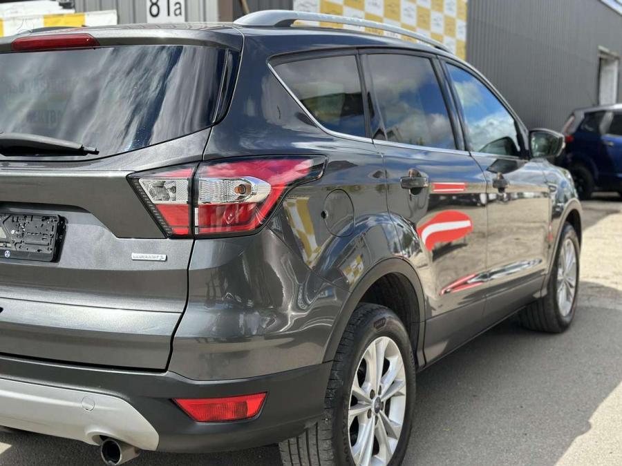 Pelēks Ford Kuga 2017 Šauļi, ar dzinēja tilpumu 1.50 L un nobraukumu 227 tūkst. km par 9450 €, foto 18 vietnē AUTOMOTO.COM.LV