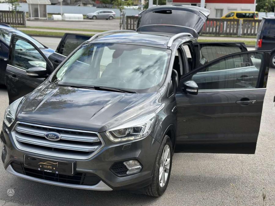 Pelēks Ford Kuga 2017 Šauļi, ar dzinēja tilpumu 1.50 L un nobraukumu 227 tūkst. km par 9450 €, foto 19 vietnē AUTOMOTO.COM.LV