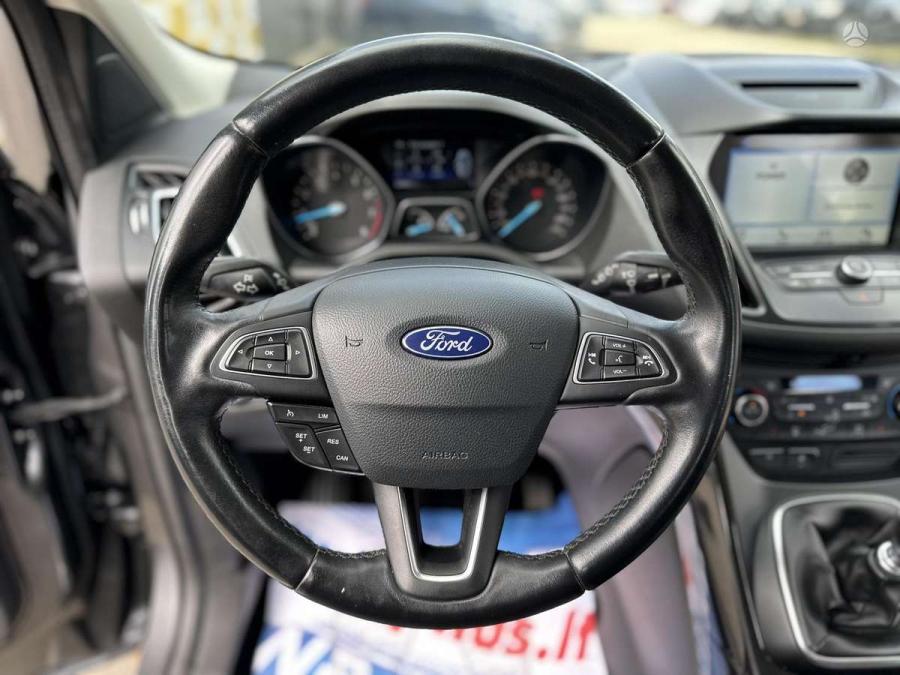 Pelēks Ford Kuga 2017 Šauļi, ar dzinēja tilpumu 1.50 L un nobraukumu 227 tūkst. km par 9450 €, foto 25 vietnē AUTOMOTO.COM.LV