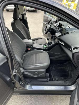 Pelēks Ford Kuga 2017 Šauļi, ar dzinēja tilpumu 1.50 L un nobraukumu 227 tūkst. km par 9450 €, foto 32 vietnē AUTOMOTO.COM.LV