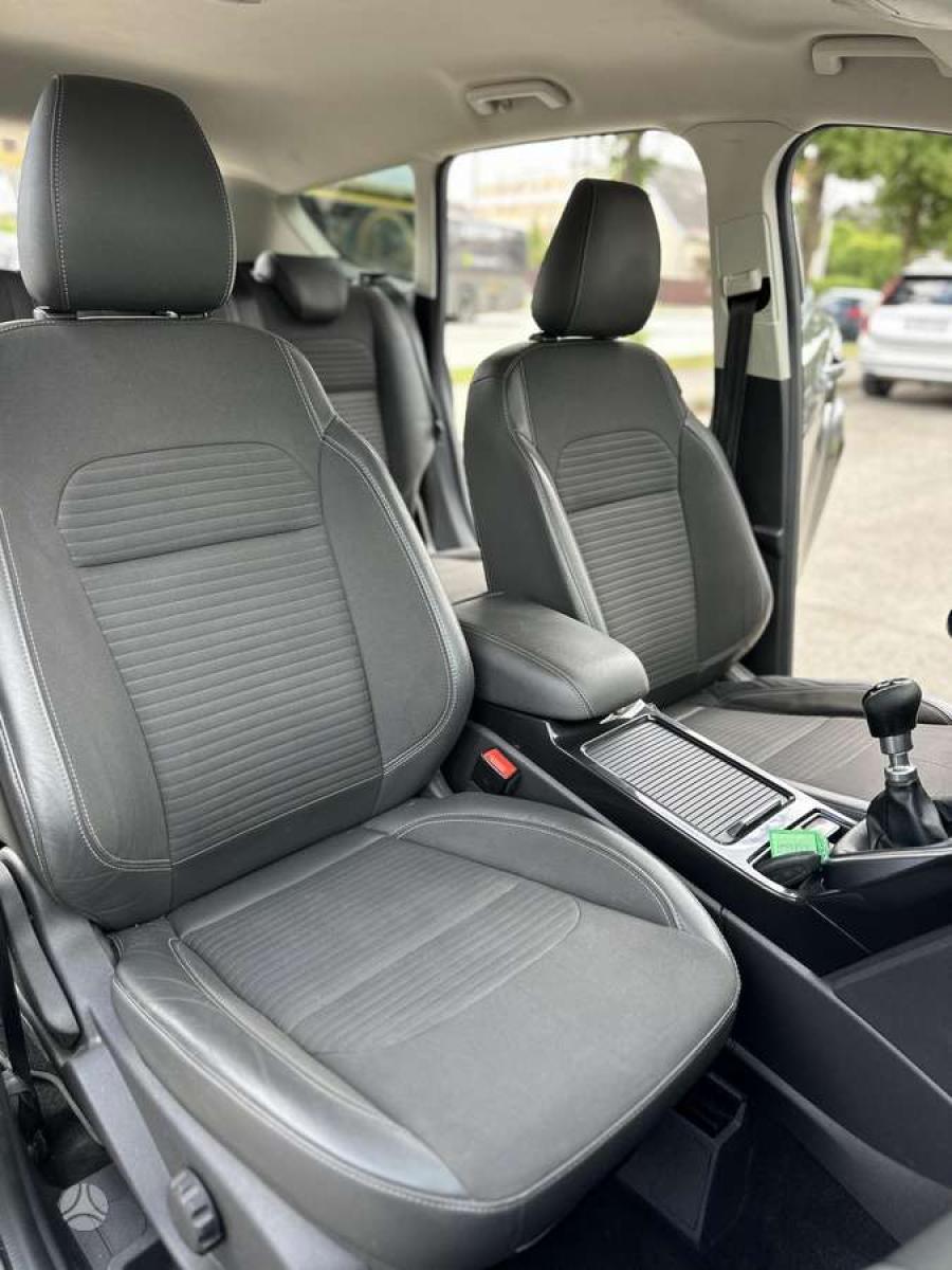 Pelēks Ford Kuga 2017 Šauļi, ar dzinēja tilpumu 1.50 L un nobraukumu 227 tūkst. km par 9450 €, foto 33 vietnē AUTOMOTO.COM.LV
