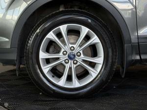 Grey Ford Kuga 2017 in Kaunas, with an engine capacity of 1.50 L and mileage of 195 thousand km for 9490 €, photo 8 on AUTOMOTO.COM.LV