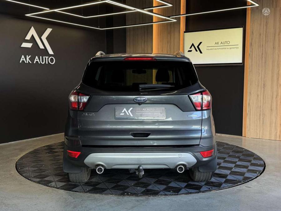 Grey Ford Kuga 2017 in Kaunas, with an engine capacity of 1.50 L and mileage of 195 thousand km for 9490 €, photo 11 on AUTOMOTO.COM.LV