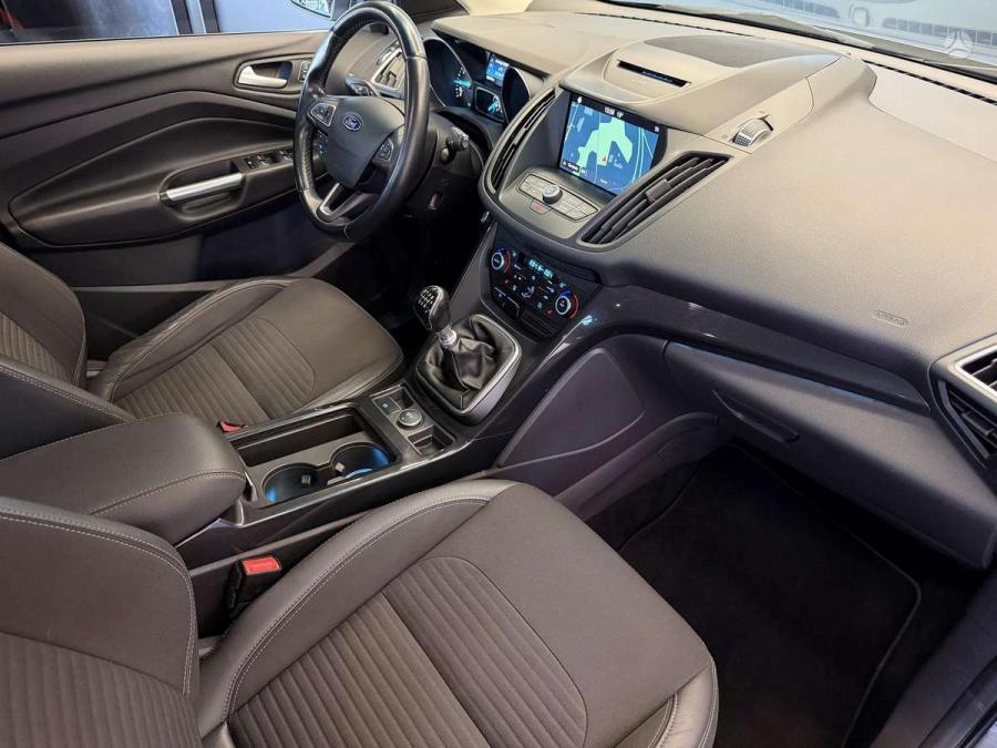 Grey Ford Kuga 2017 in Kaunas, with an engine capacity of 1.50 L and mileage of 195 thousand km for 9490 €, photo 15 on AUTOMOTO.COM.LV