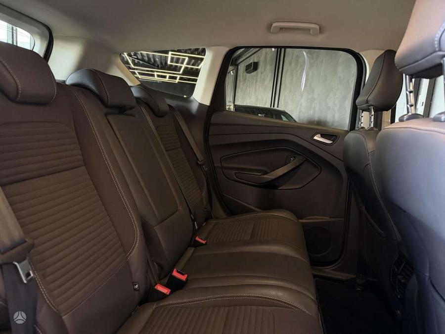 Grey Ford Kuga 2017 in Kaunas, with an engine capacity of 1.50 L and mileage of 195 thousand km for 9490 €, photo 23 on AUTOMOTO.COM.LV