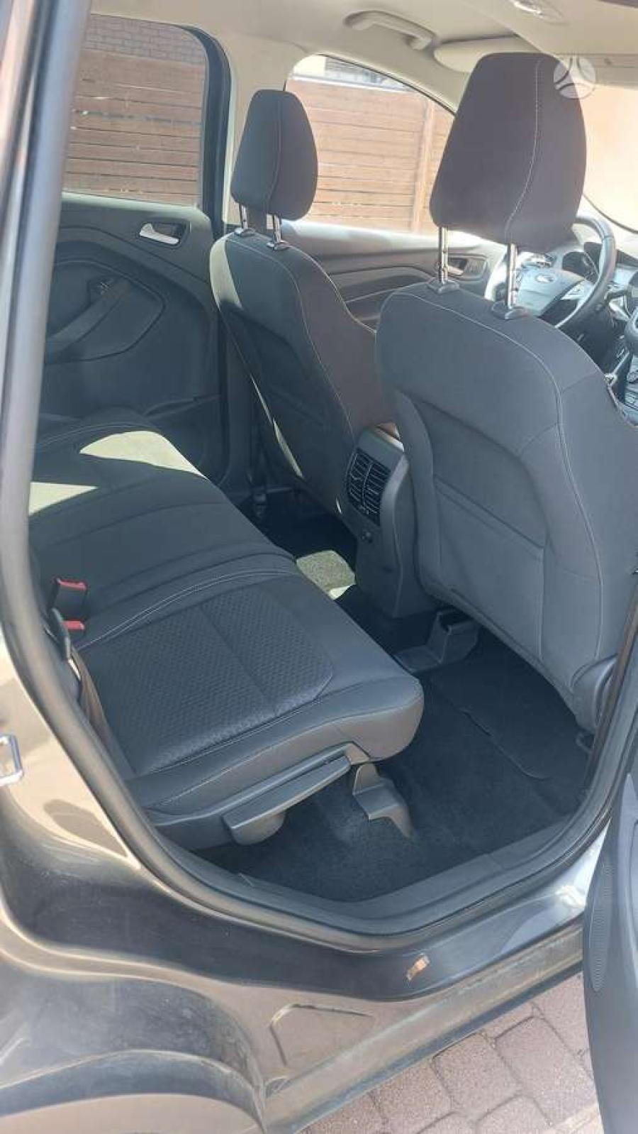 Grey Ford Kuga 2017 in Kaunas, with an engine capacity of 1.50 L and mileage of 210 thousand km for 7490 €, photo 10 on AUTOMOTO.COM.LV