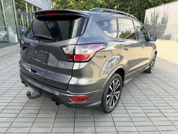 Grey Ford Kuga 2017 in Kaunas, with an engine capacity of 1.50 L and mileage of 197 thousand km for 10300 €, photo 3 on AUTOMOTO.COM.LV