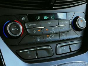 Pelēks Ford Kuga 2017 Kauņa, ar dzinēja tilpumu 1.50 L un nobraukumu 197 tūkst. km par 10300 €, foto 10 vietnē AUTOMOTO.COM.LV