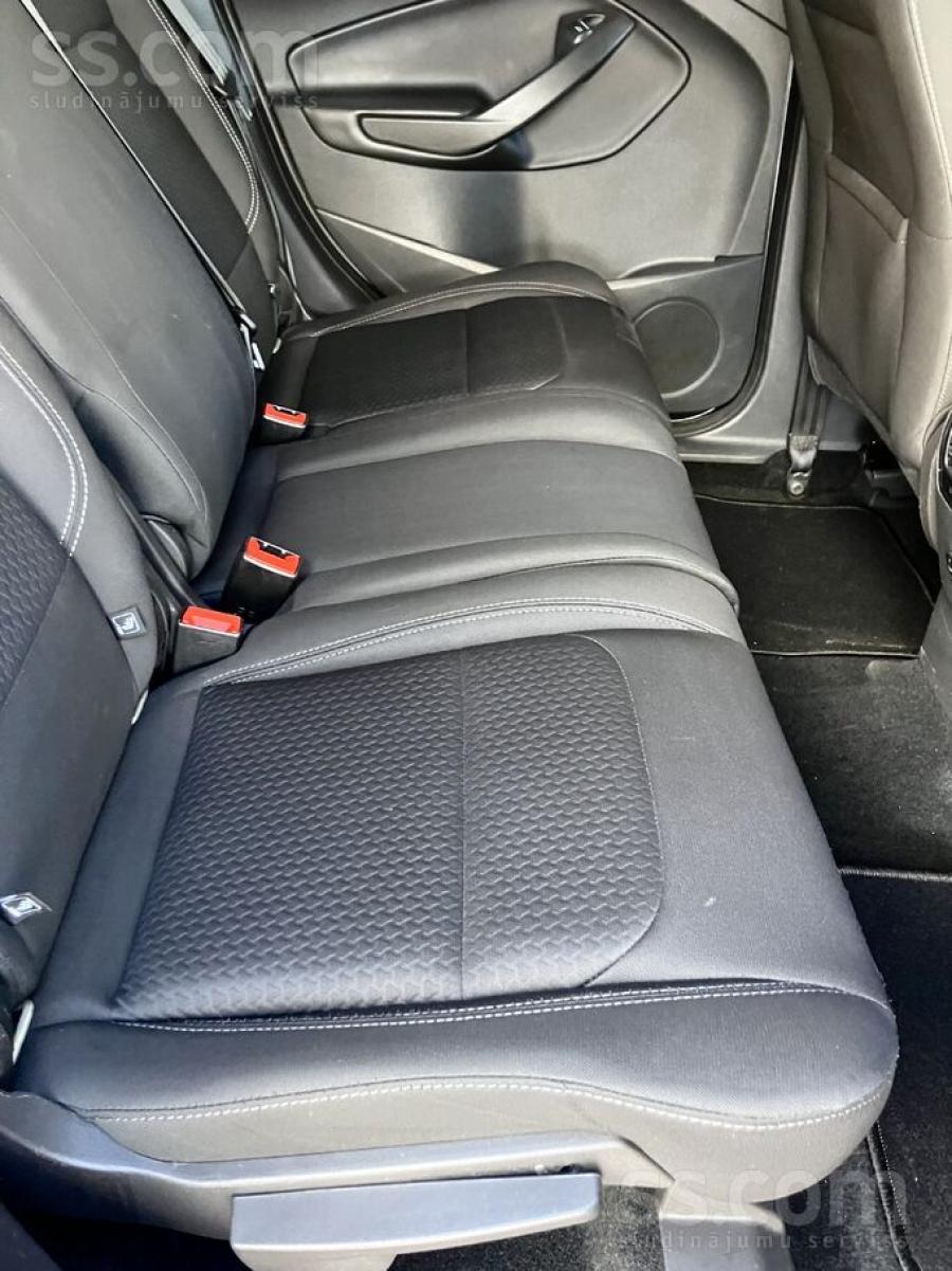 Grey Ford Kuga 2017 in Talsi, with an engine capacity of 1.50 L and mileage of 89 thousand km for 11999 €, photo 19 on AUTOMOTO.COM.LV