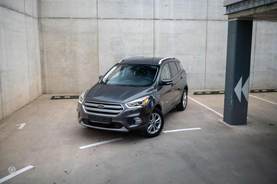 Grey Ford Kuga 2017 in Vilnius, with an engine capacity of 1.50 L and mileage of 198 thousand km for 8700 €, photo 5 on AUTOMOTO.COM.LV