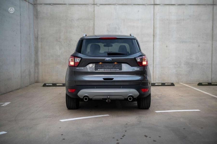 Grey Ford Kuga 2017 in Vilnius, with an engine capacity of 1.50 L and mileage of 198 thousand km for 8700 €, photo 6 on AUTOMOTO.COM.LV