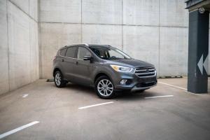 Grey Ford Kuga 2017 in Vilnius, with an engine capacity of 1.50 L and mileage of 198 thousand km for 8700 €, photo 9 on AUTOMOTO.COM.LV
