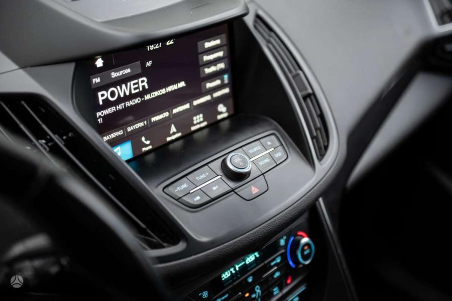 Grey Ford Kuga 2017 in Vilnius, with an engine capacity of 1.50 L and mileage of 198 thousand km for 8700 €, photo 16 on AUTOMOTO.COM.LV