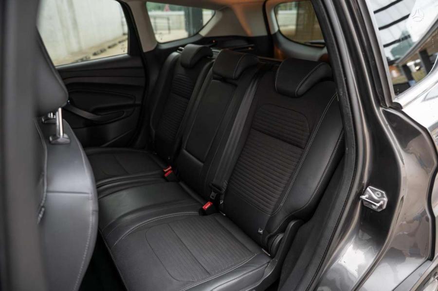 Grey Ford Kuga 2017 in Vilnius, with an engine capacity of 1.50 L and mileage of 198 thousand km for 8700 €, photo 17 on AUTOMOTO.COM.LV