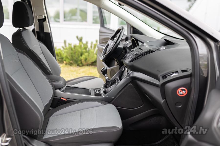 Grey Ford Kuga 2017 in Tallinn, with an engine capacity of 2.00 L and mileage of 256 thousand km for 6990 €, photo 9 on AUTOMOTO.COM.LV