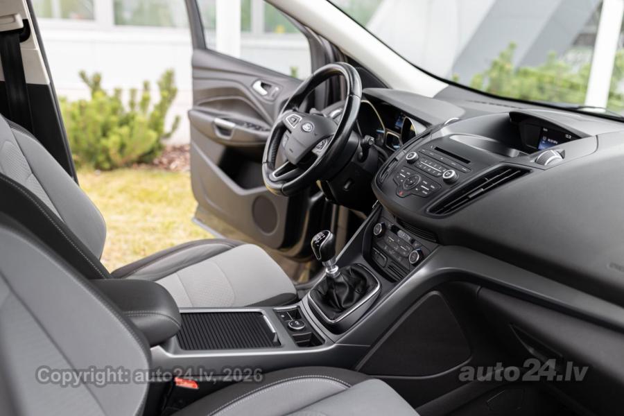 Grey Ford Kuga 2017 in Tallinn, with an engine capacity of 2.00 L and mileage of 256 thousand km for 6990 €, photo 10 on AUTOMOTO.COM.LV