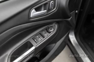 Grey Ford Kuga 2017 in Tallinn, with an engine capacity of 2.00 L and mileage of 256 thousand km for 6990 €, photo 16 on AUTOMOTO.COM.LV