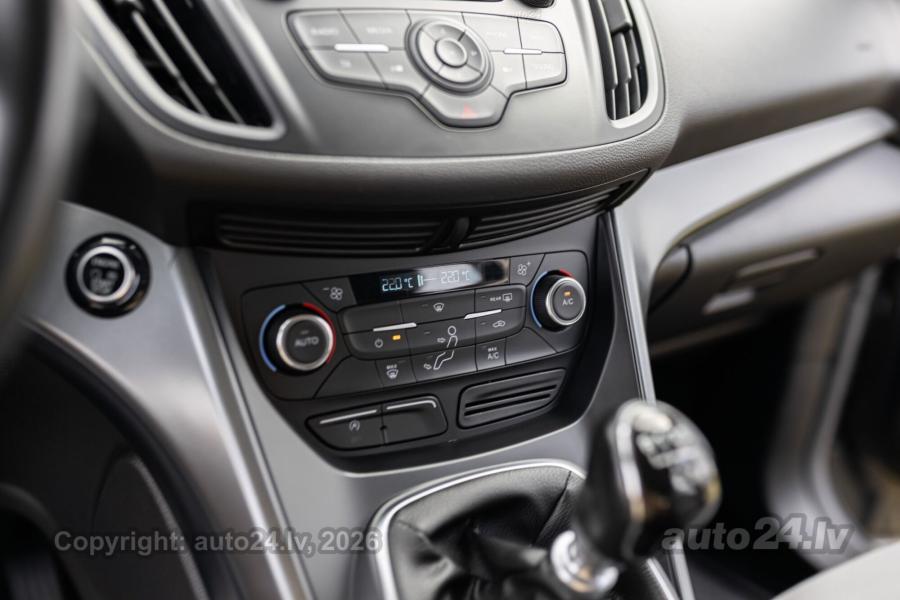 Grey Ford Kuga 2017 in Tallinn, with an engine capacity of 2.00 L and mileage of 256 thousand km for 6990 €, photo 18 on AUTOMOTO.COM.LV