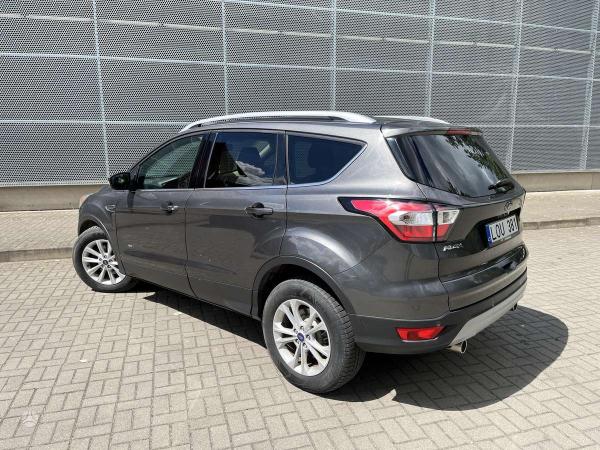 Pelēks Ford Kuga 2017 Marijampole, ar dzinēja tilpumu 2.00 L un nobraukumu 231 tūkst. km par 8450 €, foto 2 vietnē AUTOMOTO.COM.LV