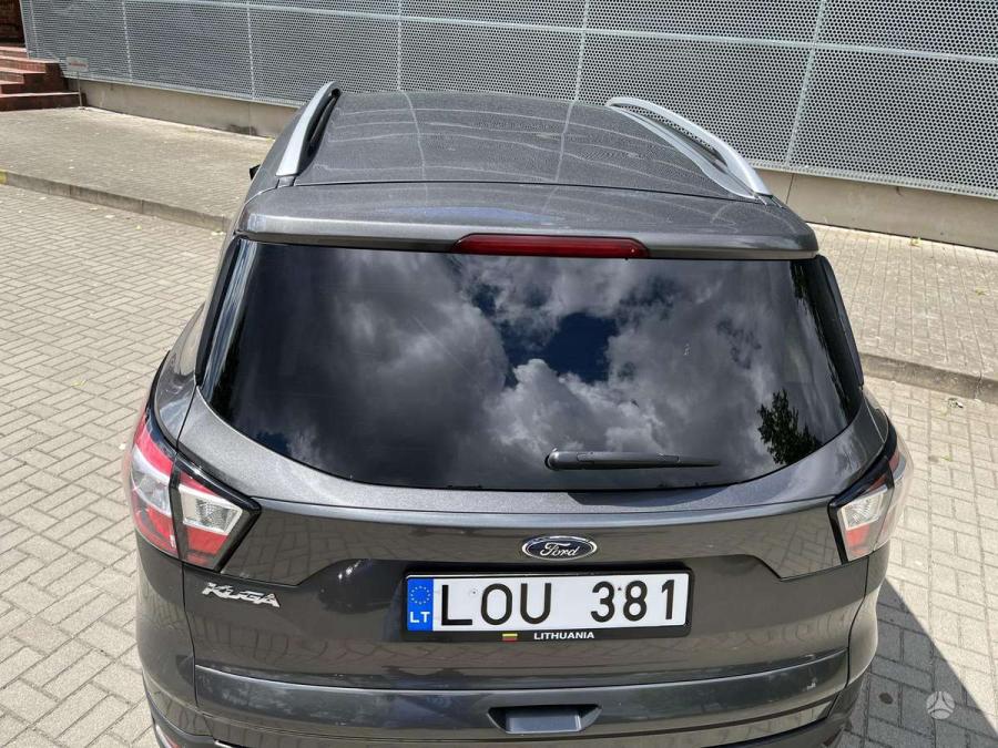 Grey Ford Kuga 2017 in Marijampole, with an engine capacity of 2.00 L and mileage of 231 thousand km for 8450 €, photo 8 on AUTOMOTO.COM.LV
