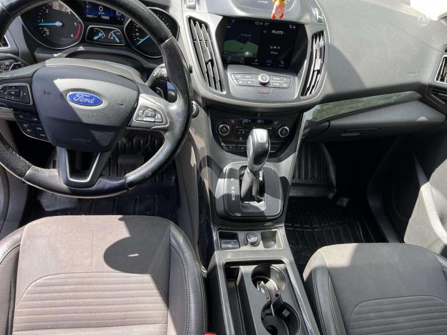 Grey Ford Kuga 2017 in Marijampole, with an engine capacity of 2.00 L and mileage of 231 thousand km for 8450 €, photo 9 on AUTOMOTO.COM.LV