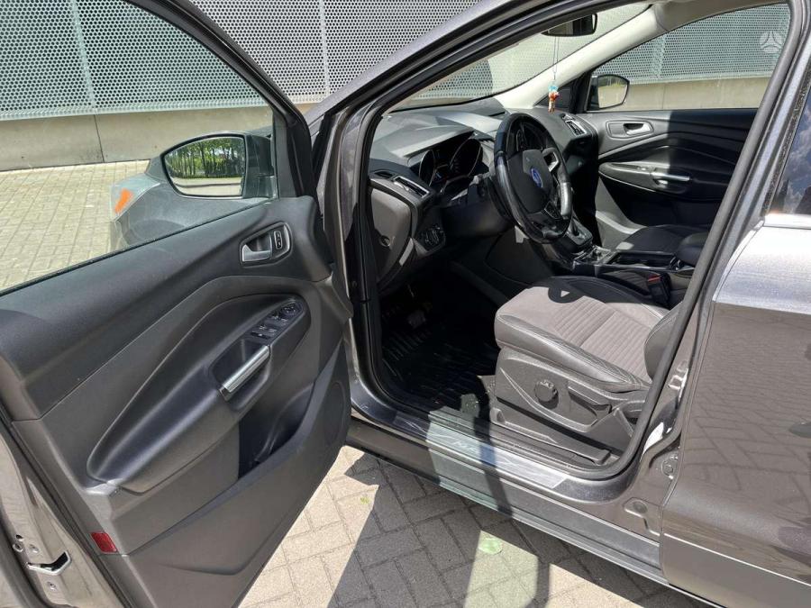 Grey Ford Kuga 2017 in Marijampole, with an engine capacity of 2.00 L and mileage of 231 thousand km for 8450 €, photo 18 on AUTOMOTO.COM.LV