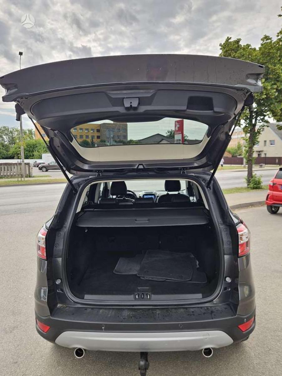 Grey Ford Kuga 2017 in Siauliai, with an engine capacity of 1.50 L and mileage of 137 thousand km for 10950 €, photo 13 on AUTOMOTO.COM.LV