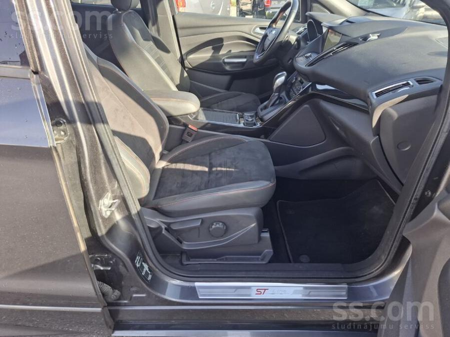 Grey Ford Kuga 2017 in Talsi, with an engine capacity of 1.50 L and mileage of 111 thousand km for 11900 €, photo 12 on AUTOMOTO.COM.LV