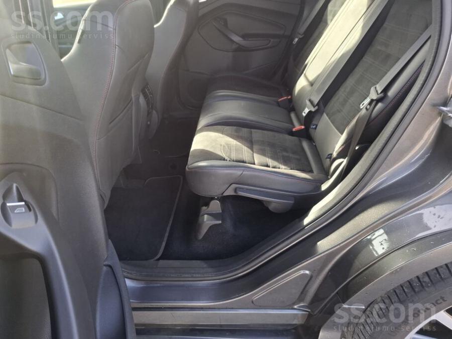Grey Ford Kuga 2017 in Talsi, with an engine capacity of 1.50 L and mileage of 111 thousand km for 11900 €, photo 15 on AUTOMOTO.COM.LV
